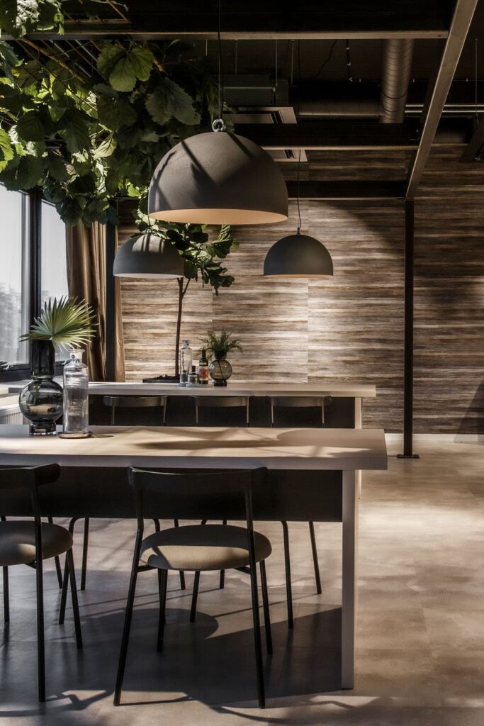 Varm och tidlös inredning av kontorsmiljö i Borås - Joy of Plenty